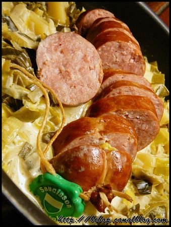 Recette de papet vaudois et saucisson savoureux