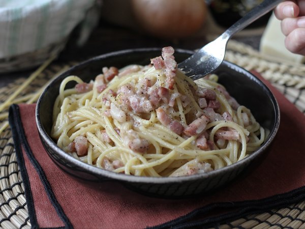 Recette de pâtes aux lardons : facile et économique!