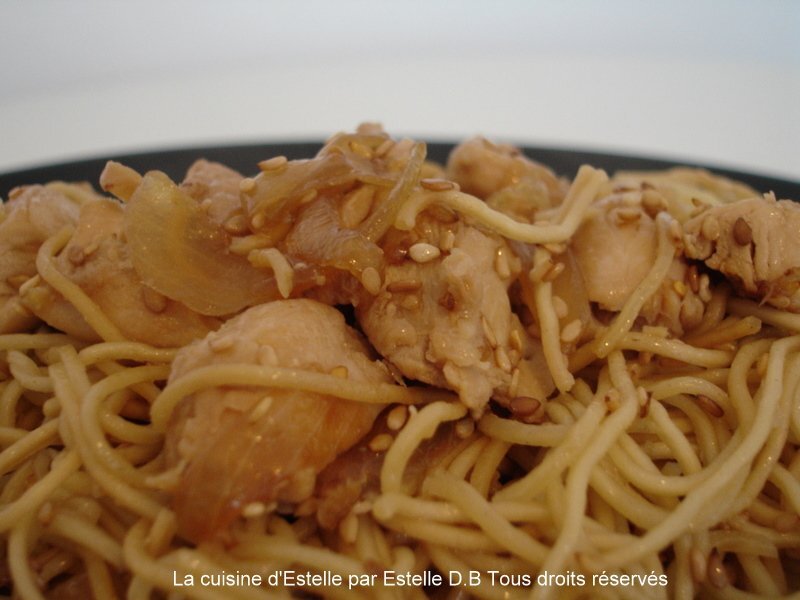 Recette de pâtes chinoises au poulet et sésame