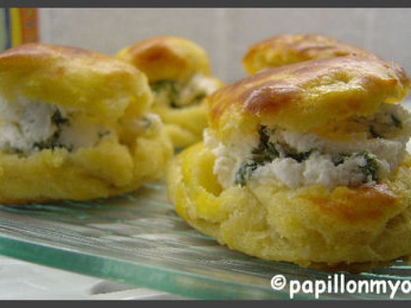 Petits choux au fromage de chevre et herbes - Recette Ptitchef