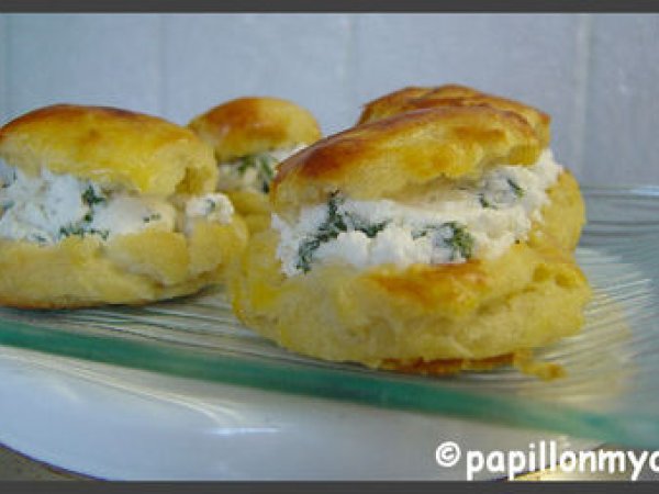 Recette de petits choux au chèvre et herbes