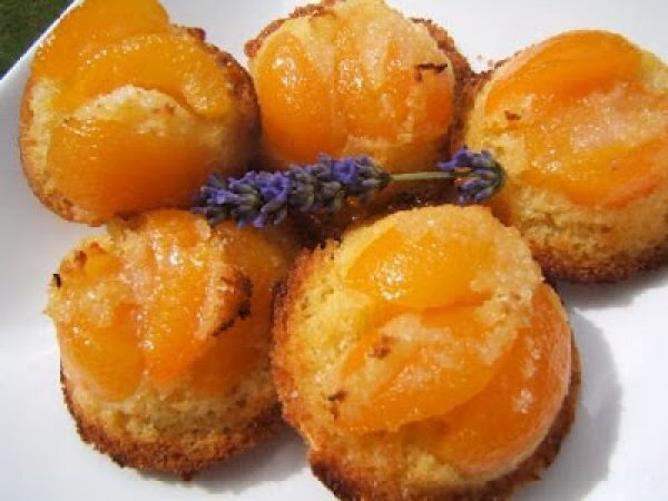 Recette de petits gâteaux aux abricots moelleux