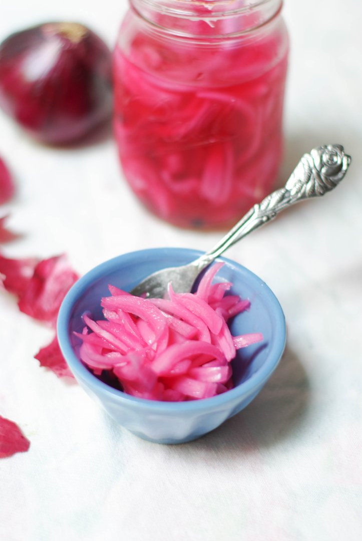 Recette de pickles d'oignon rouge maison et facile