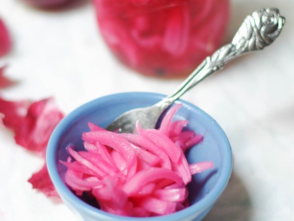Recette de pickles d'oignon rouge maison et facile