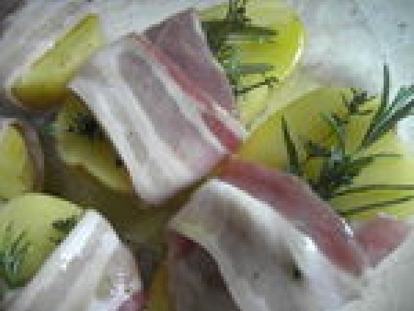 Recette de pommes de terre au four au thym et romarin