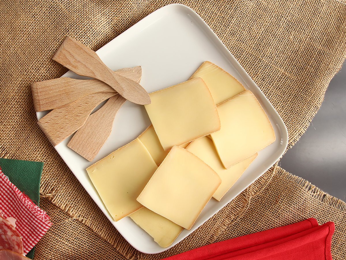 Recette traditionnelle de raclette savoureuse et simple