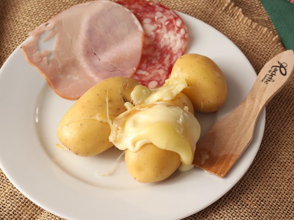 Recette traditionnelle de raclette savoureuse et simple