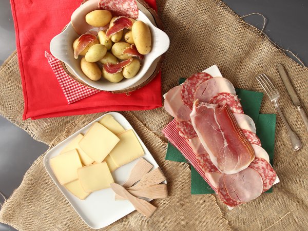 Recette traditionnelle de raclette savoureuse et simple