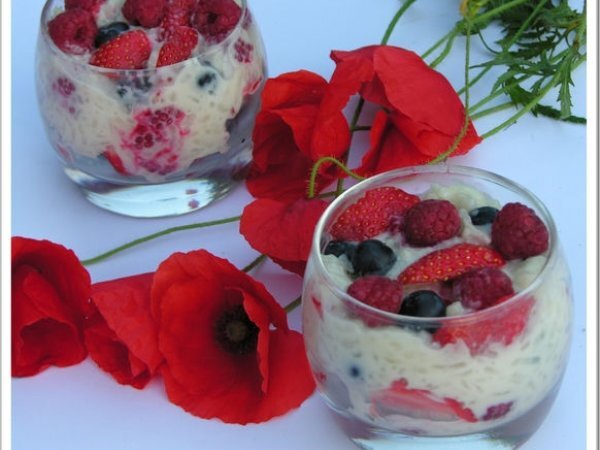 Recette: riz au lait de coco, chocolat blanc, fruits rouges