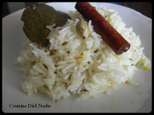 Riz au safran et à la cardamome