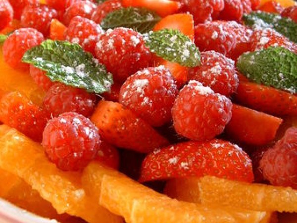 Recette de salade d'oranges aux fruits rouges et menthe