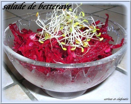 Recette de salade de betterave crue et alfalfa