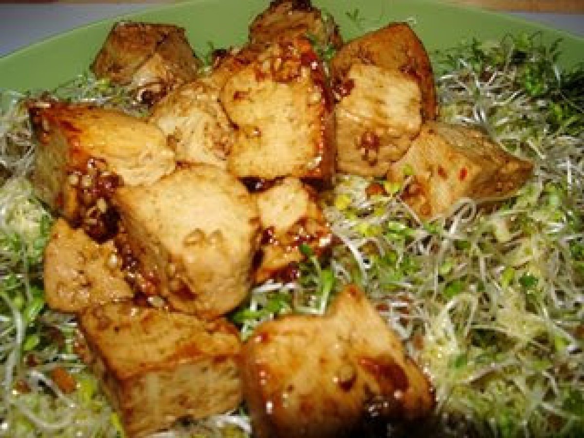 Salade de graines germées et de tofu mariné - Recette Ptitchef Salade de graines germées et de tofu mariné - Recette Ptitchef