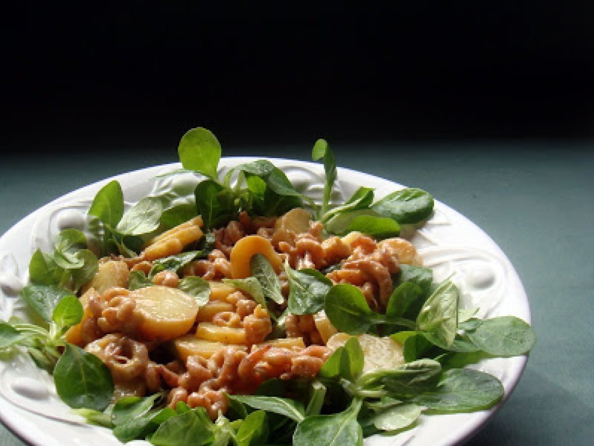 Recette de salade normande aux pommes et noix