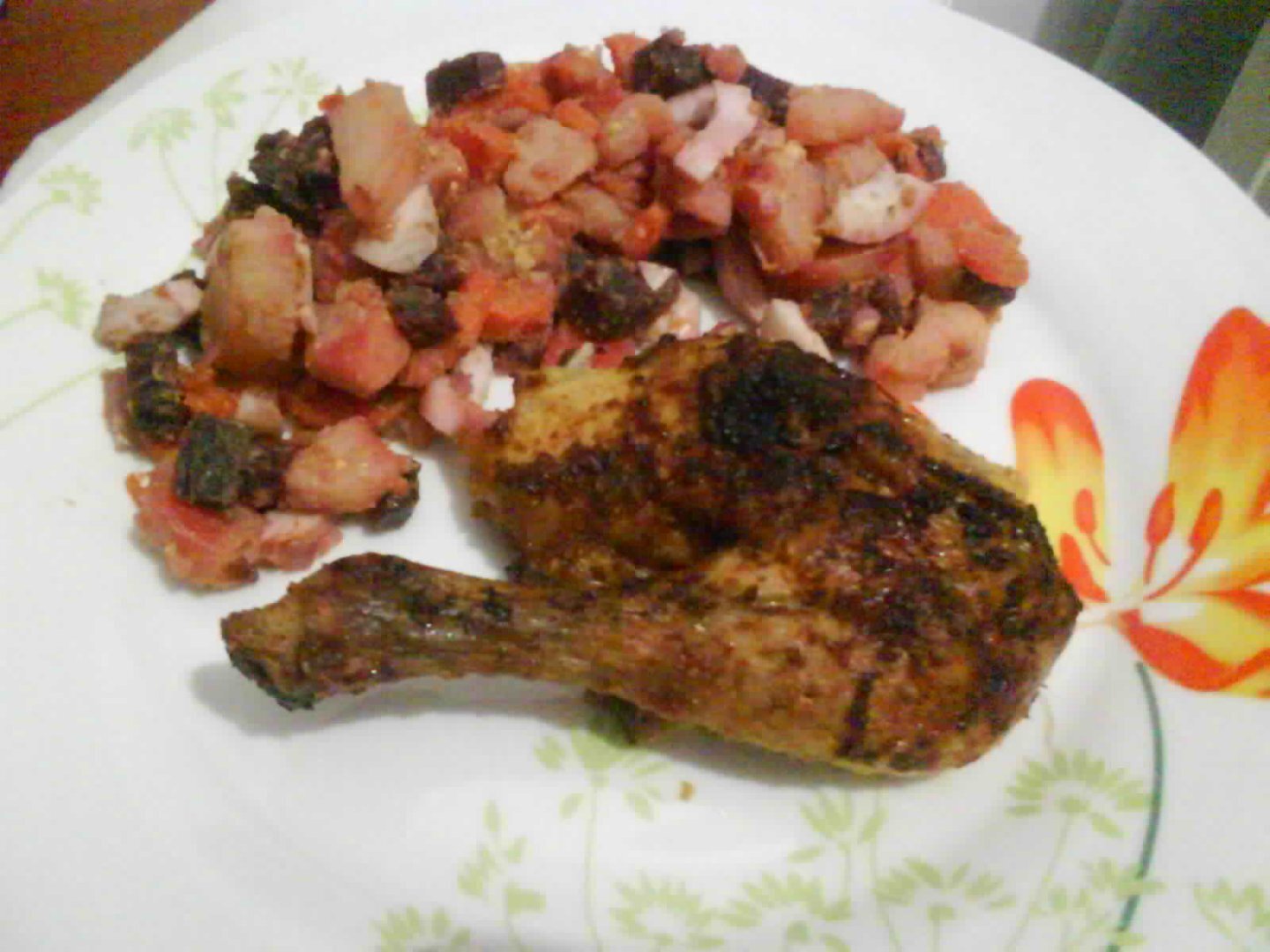 Salade russe et poulet rôti au four sauce satay