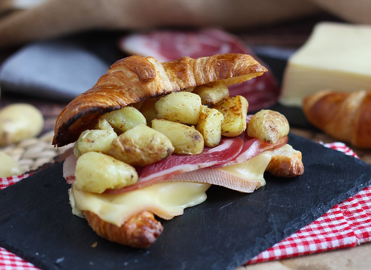 Recette croissant raclette : brunch gourmand réussi