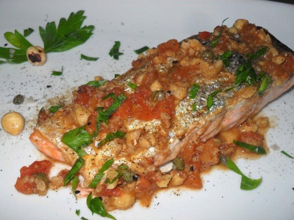 Recette de saumon rôti aux câpres et noisettes