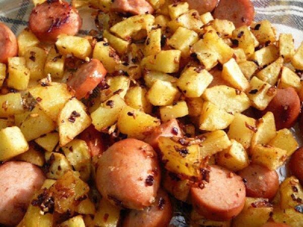 Recette de sauté de pommes de terre aux cervelas