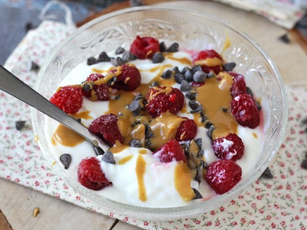 Recette bol skyr fruits rouges, beurre cacahuètes, choco