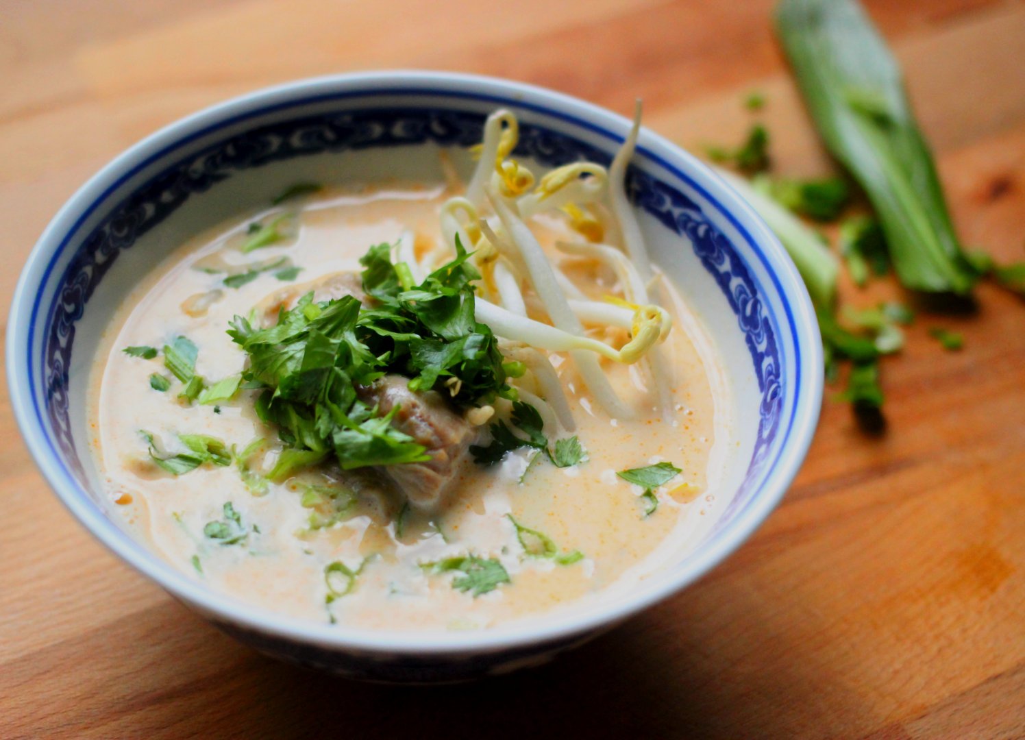 Recette de soupe coco curry poulet à la thaïe