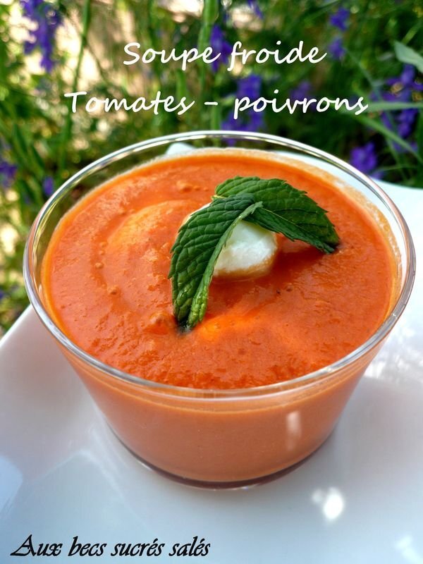 Recette de soupe froide tomates-poivrons à la mozzarella