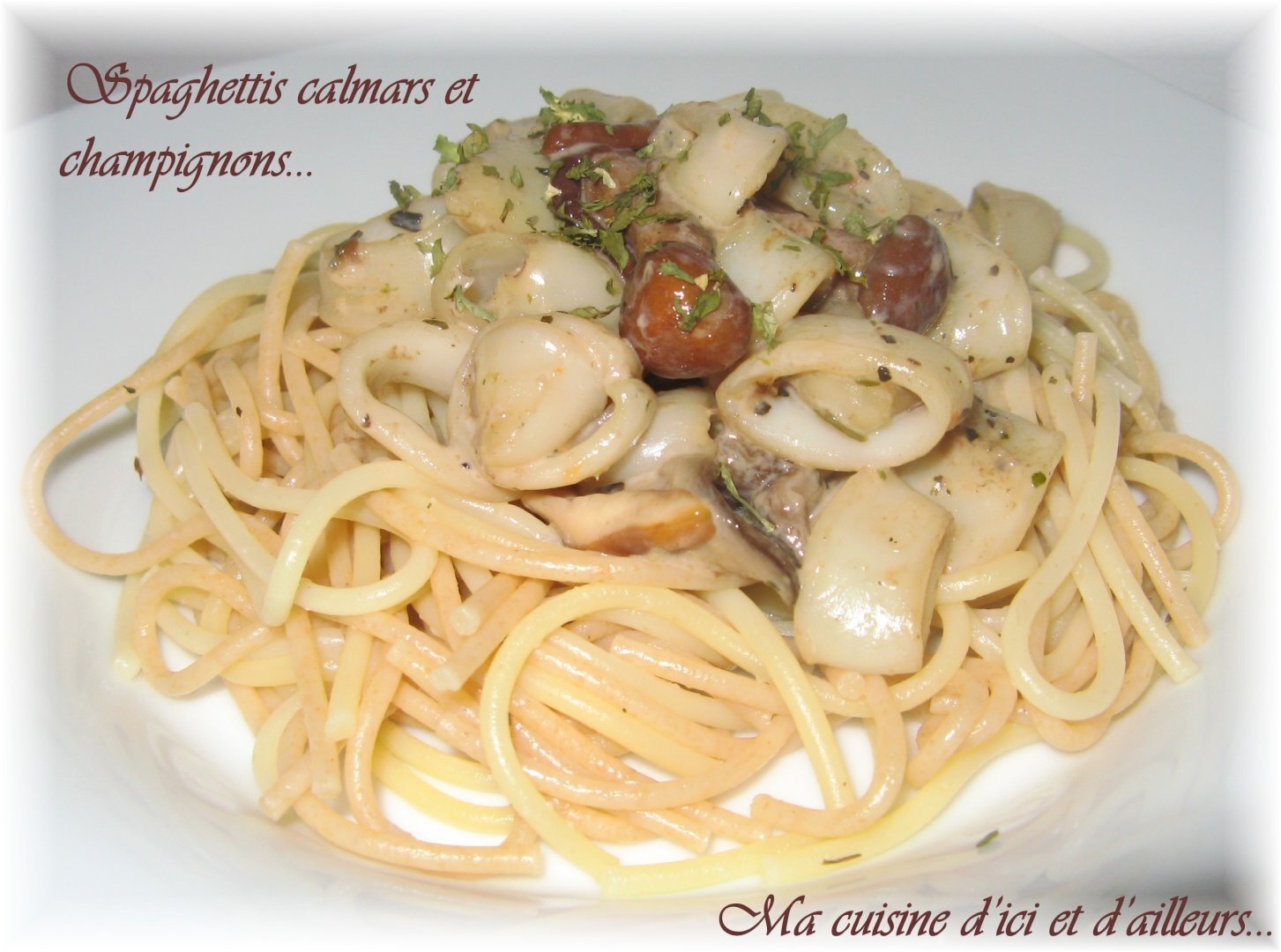 Spaghettis aux calamars et champignons - Recette Ptitchef