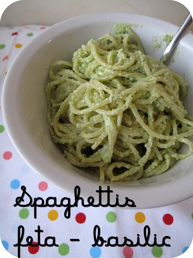 Recette : spaghetti, sauce feta crémeuse et basilic