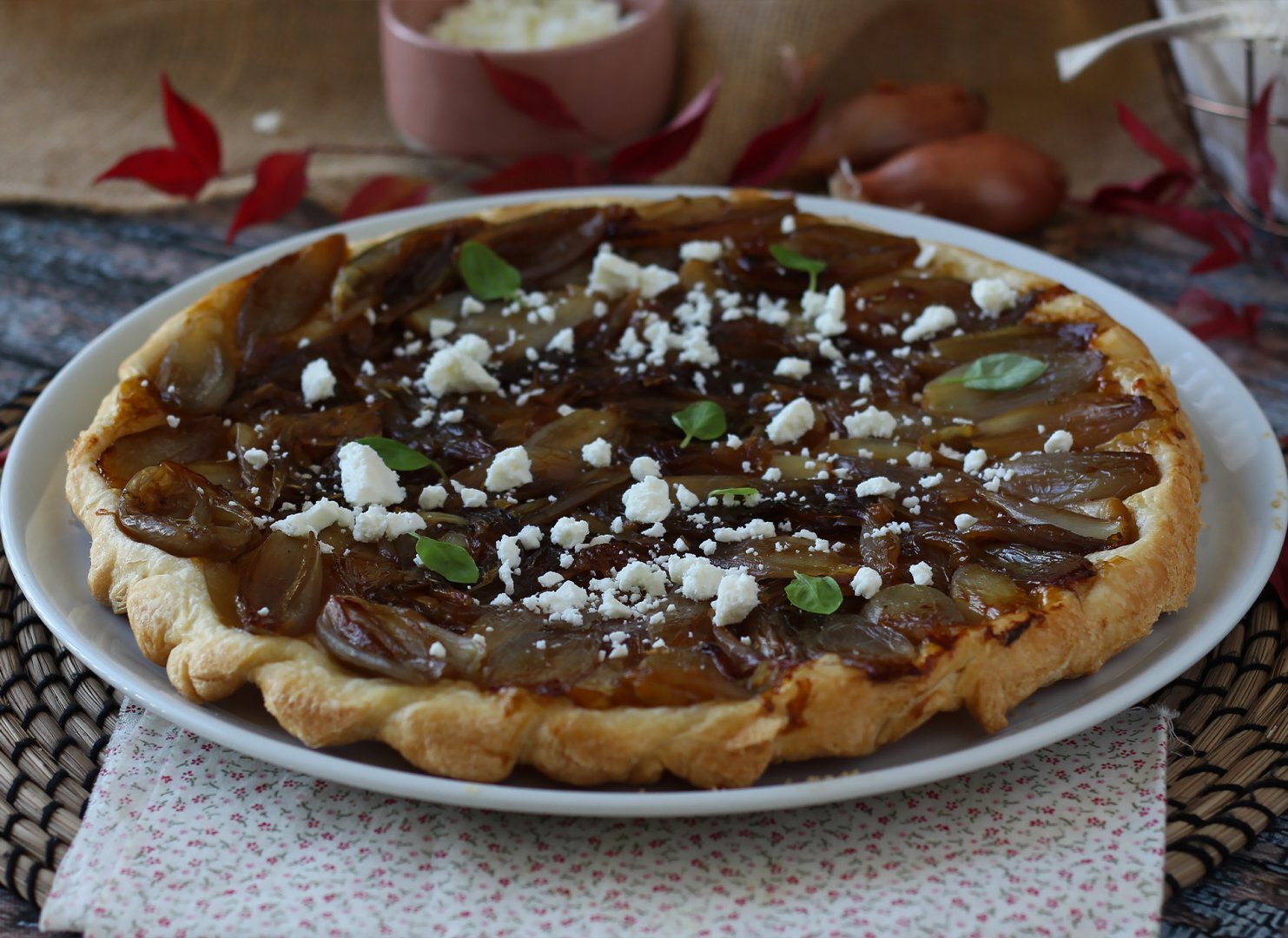 Recette tarte tatin salée aux échalotes et feta