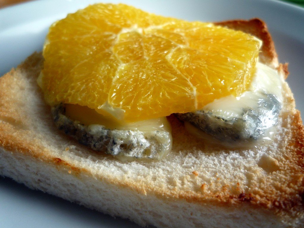 Recette de toast au chèvre chaud et à l'orange
