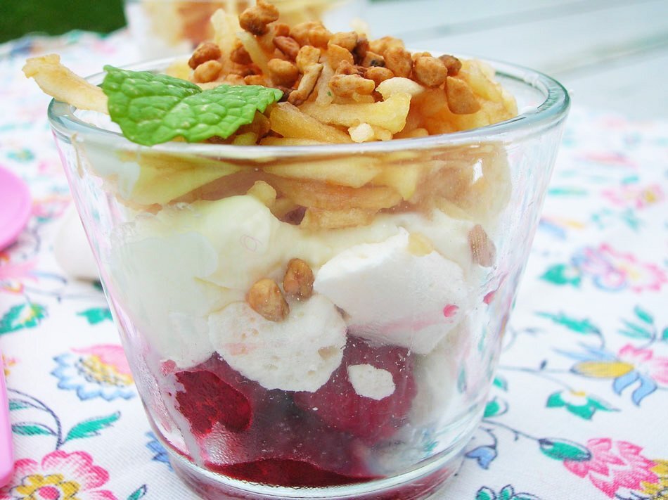Vacherin pommes, framboises - Recette Ptitchef