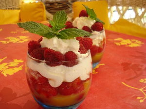 Recette de verrine aux fruits rouges et crème