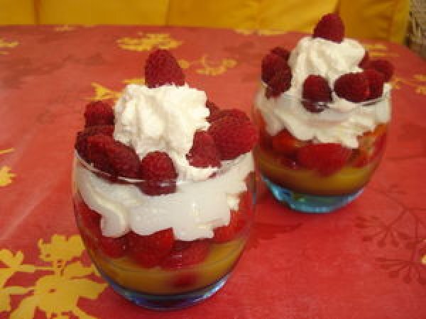 Recette de verrine aux fruits rouges et crème