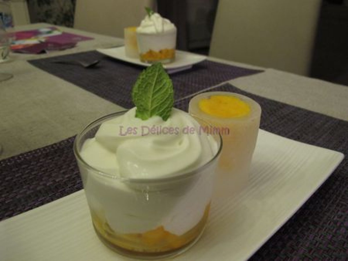 Verrine de mangue, espuma pina colada, coulis de fruits de la passion ...