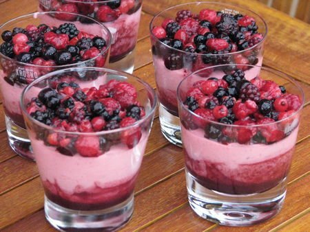 Recette de verrines à la mousse de fruits rouges