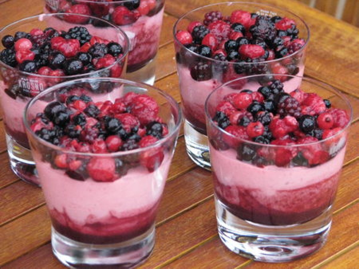 Recette de verrines à la mousse de fruits rouges