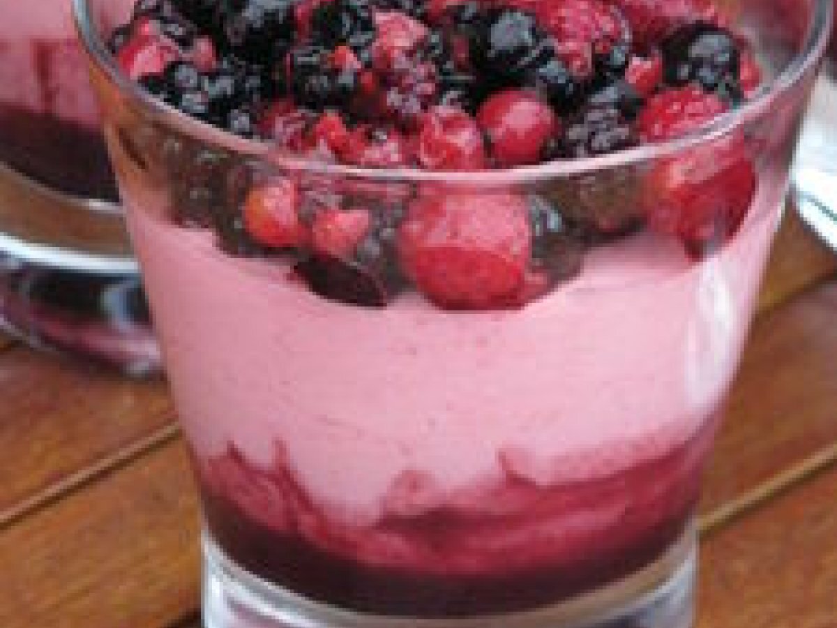 Recette de verrines à la mousse de fruits rouges