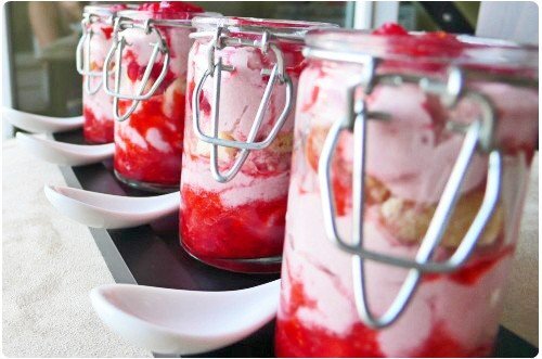 Verrines au baba au rhum et fruits rouges - Recette Ptitchef