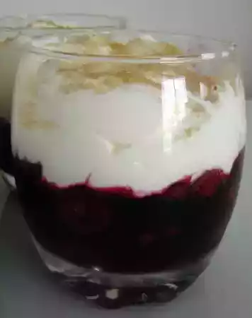 Recette de verrines aux fruits rouges et crème légère