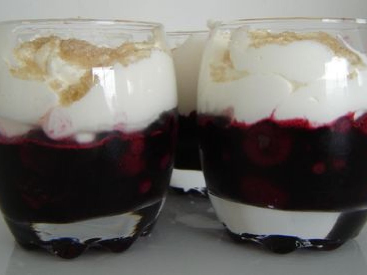 Recette de verrines aux fruits rouges et crème légère