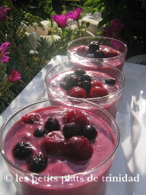 Verrines de fruits rouges au yaourt - Recette Ptitchef