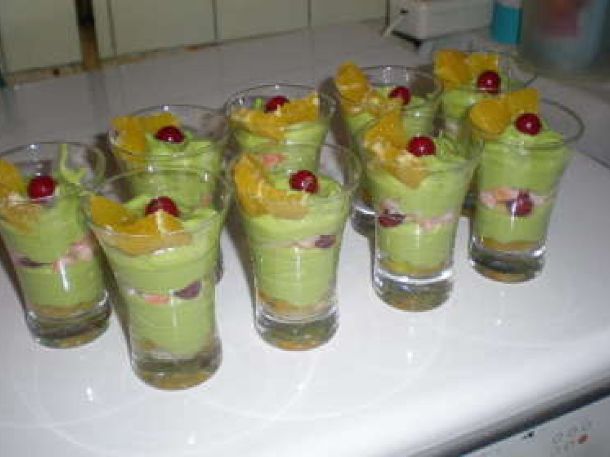 Recette de verrines de mousse d'avocat et tomates fraîches