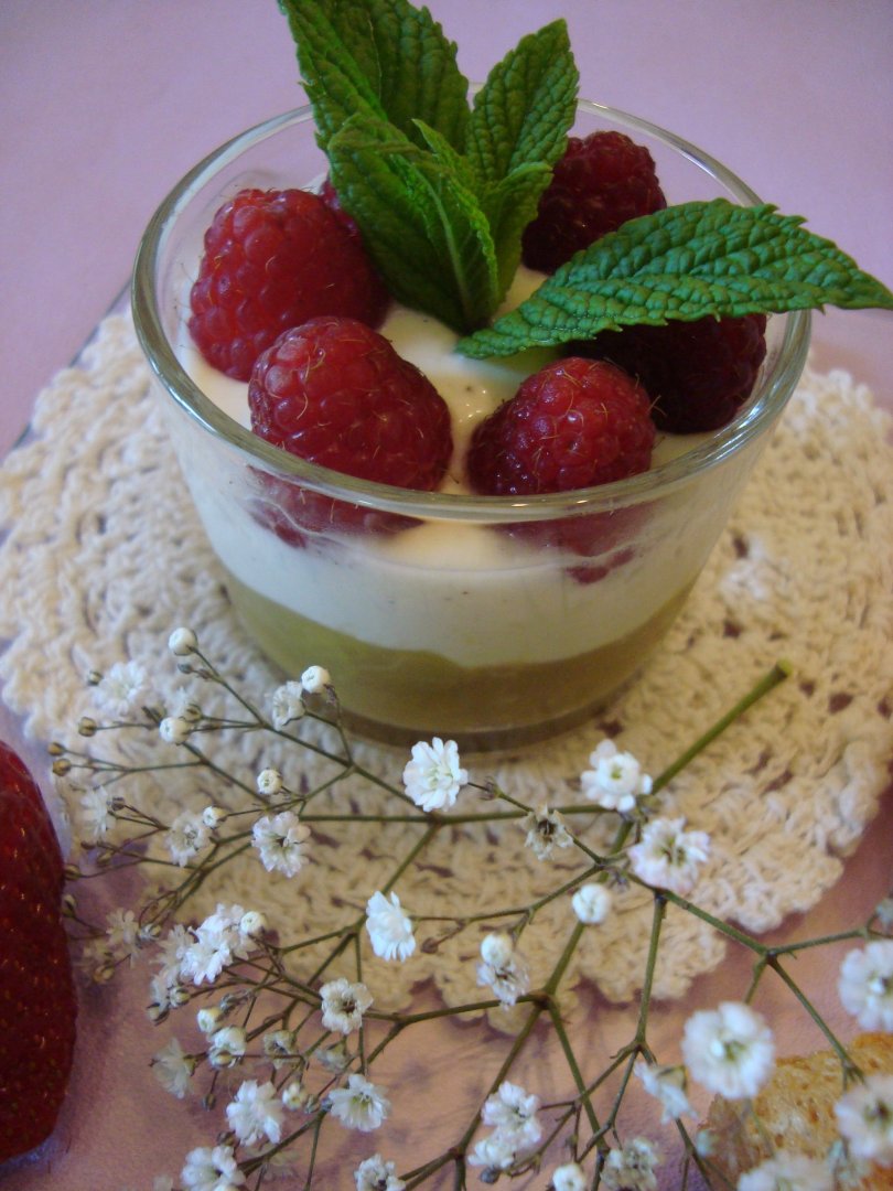 Recette de verrines framboises et rhubarbe délicieuses