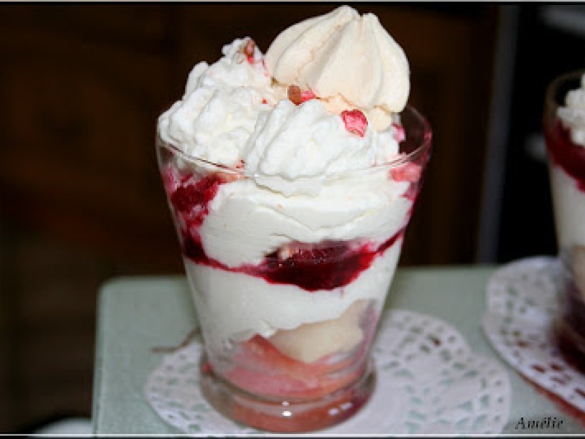 Recette verrines roses-litchi-meringues et coulis framboises
