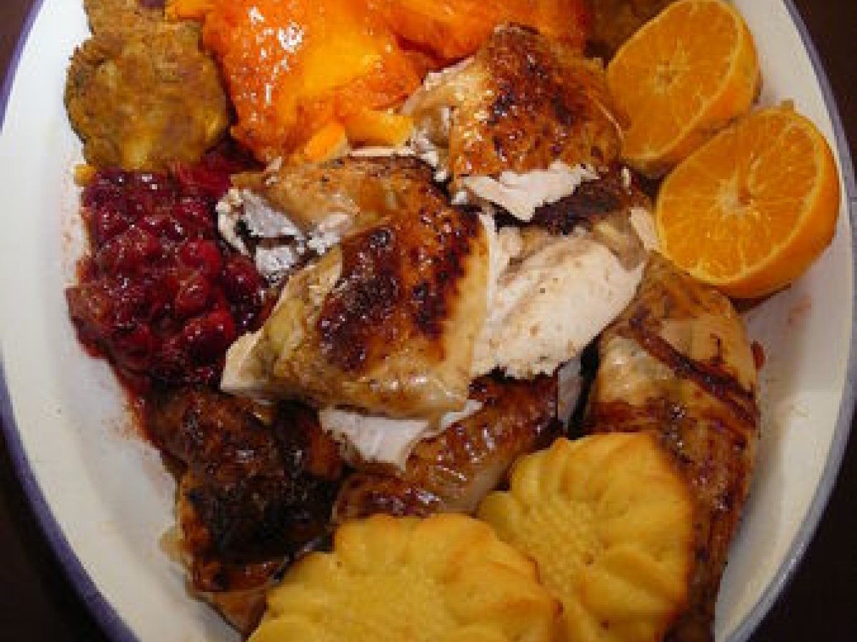 Volaille farcie à l'orange, sauce cranberry-orange et gratin de patates ...