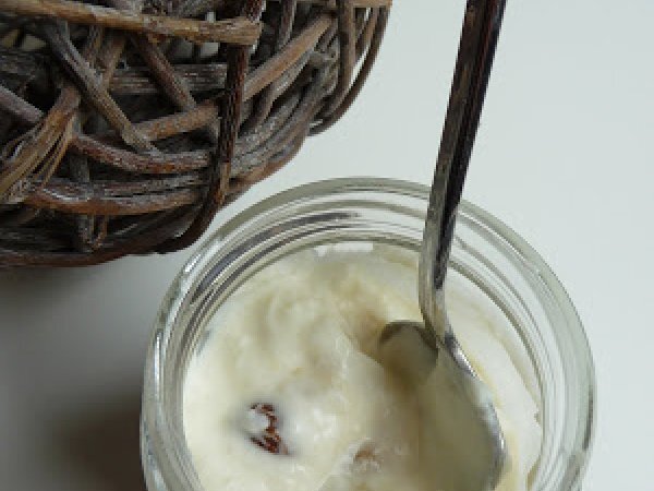 Yaourts poires, amandes, raisins secs - Recette Ptitchef
